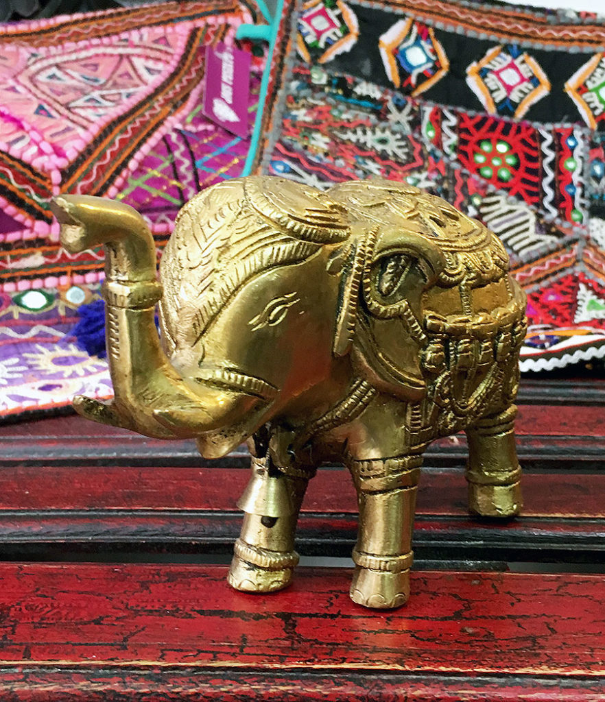Elefant Messing Statue als Wohnaccessoire im Ganesha Online Shop
