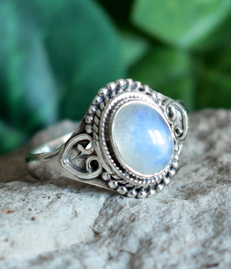Silberring mit Mondstein im Ganesha Online Shop kaufen